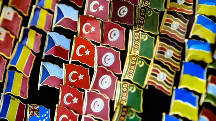 3 Things You Need to Know About Wearing a Flag Lapel Pin - The Emblem ...